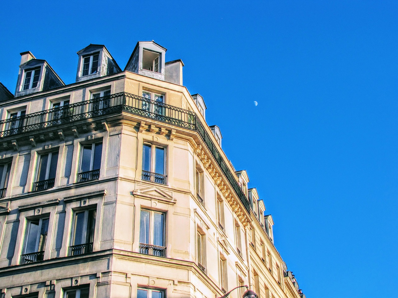 Discover the most beautiful views of Paris from a hotel balcony - Blog ...